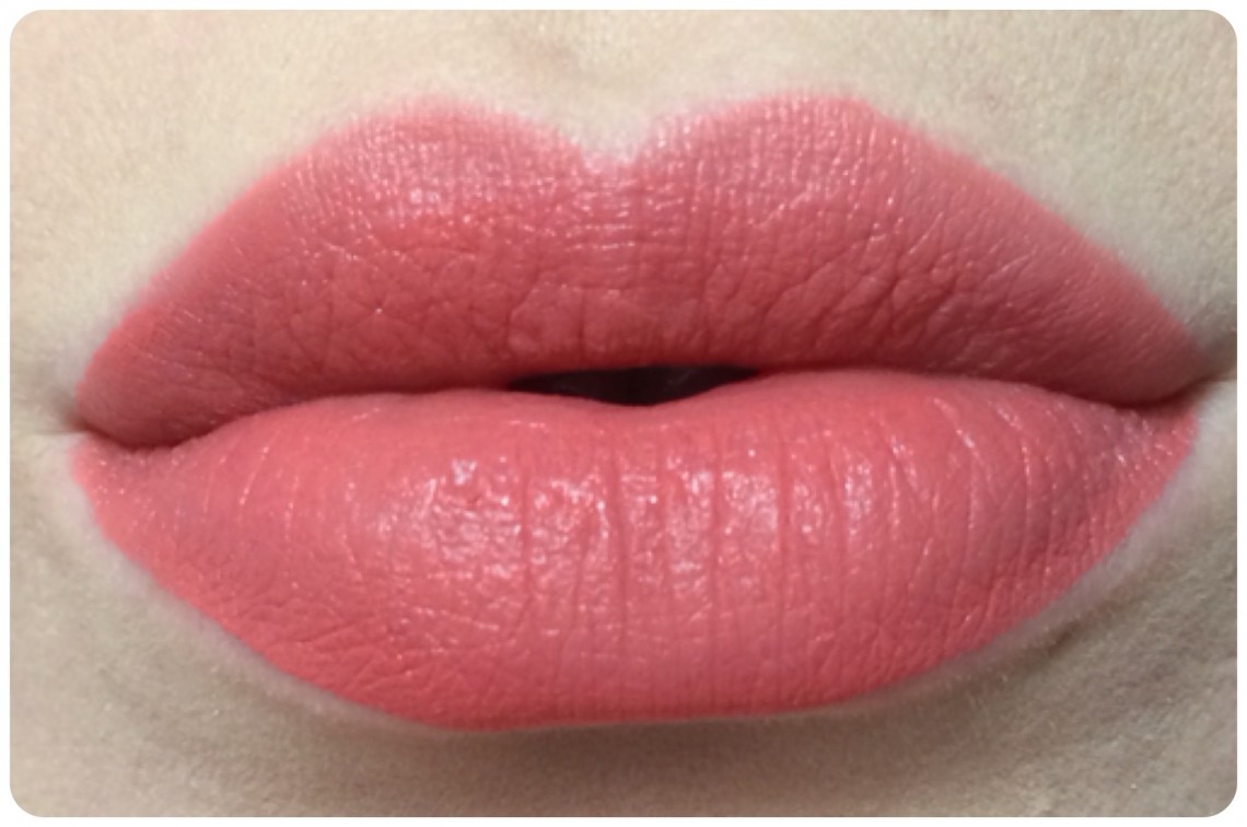 how-to-apply-lipstick-step-by-step-tutorial (1) - StylesGap.com