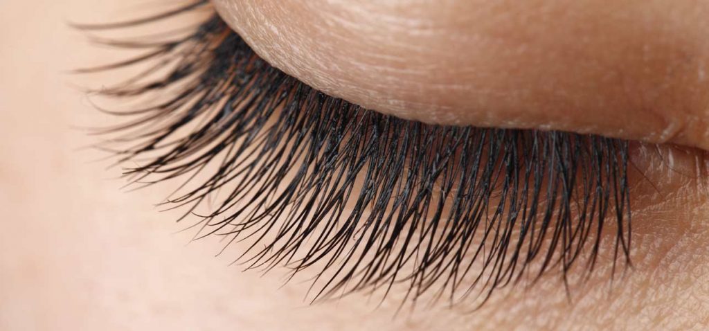 Basic & Easy Tips to Get Long Eyelashes Naturally at Home