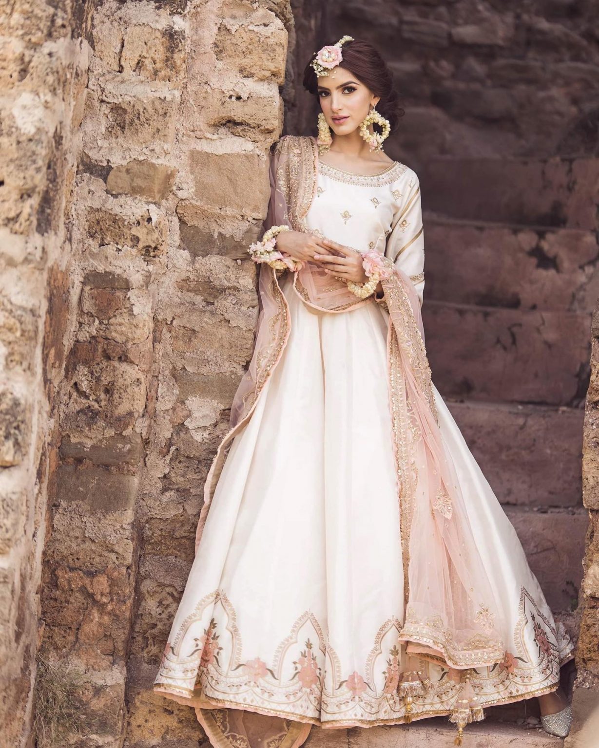 Latest Wedding Maxis Long Tail Dresses 2025 Designs Collection