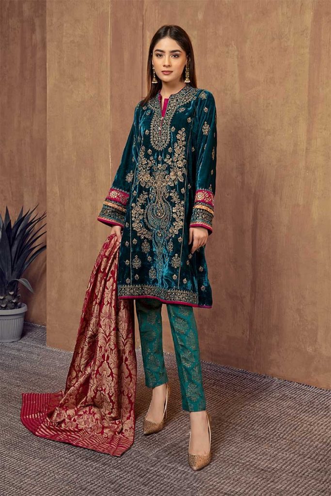 Latest Women Best Winter Dresses Designs Collection 2023-2024