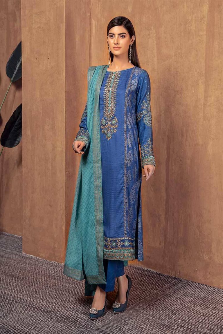 Latest Women Best Winter Dresses Designs Collection 2023-2024