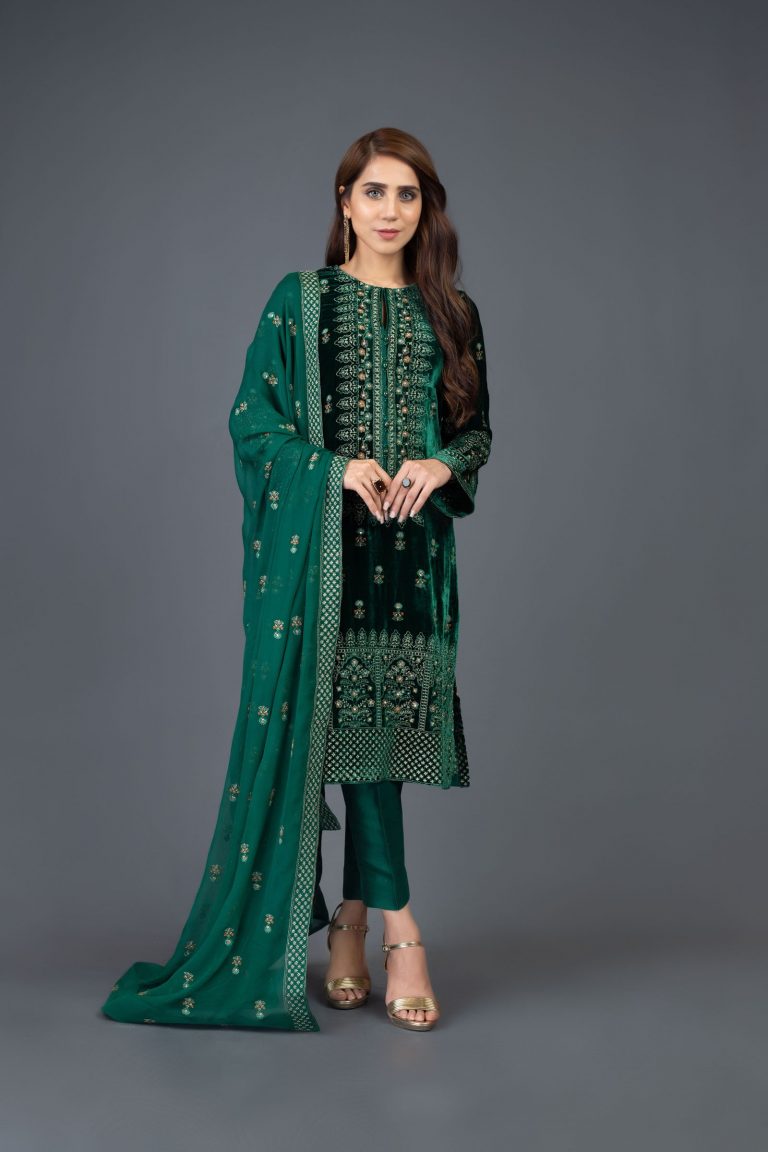 Bareeze Luxury Winter Embroidered Dresses Shawls 2023-2024