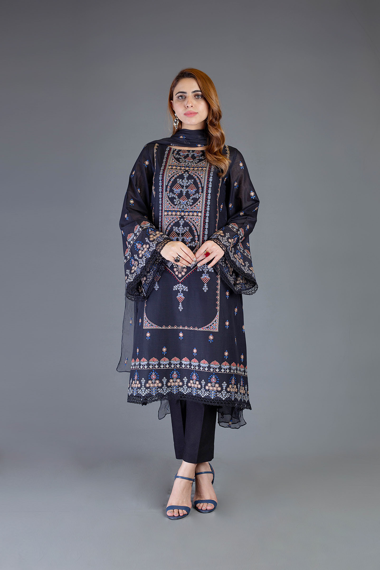 Pakistani Branded Dresses – Latest Fashion Trends (5) - StylesGap.com