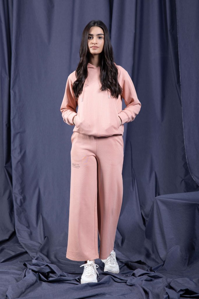 Top Pakistani Trends in Women's Western Wear Dresses (13) - StylesGap.com