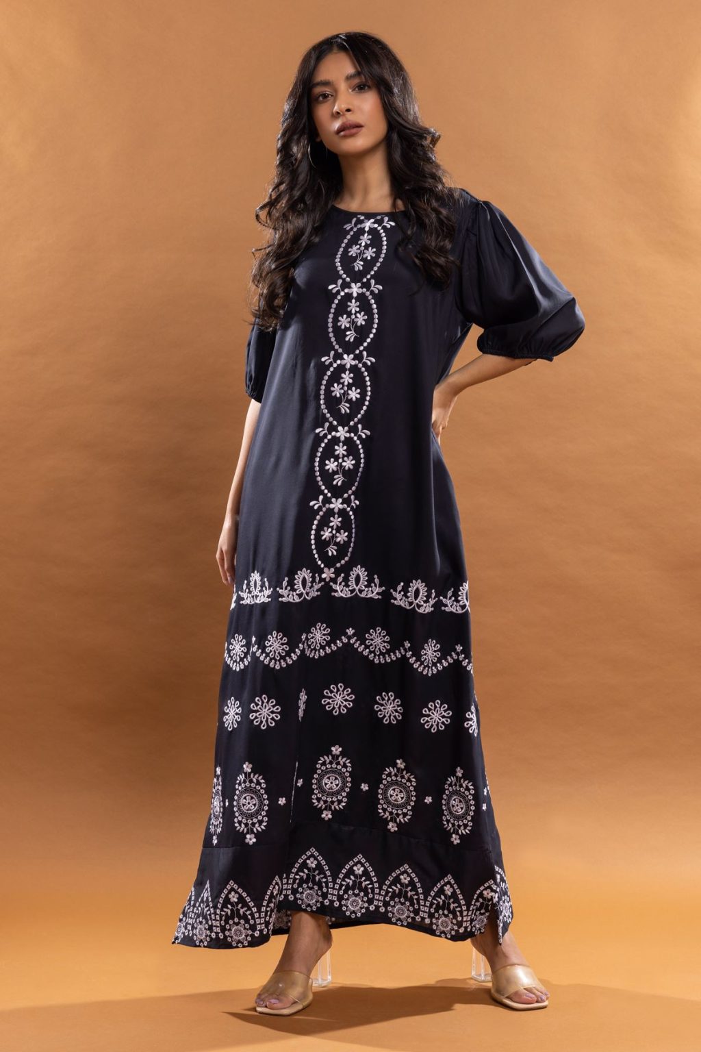 Khaadi Stylish Summer Kurtas & Dresses (4) - StylesGap.com