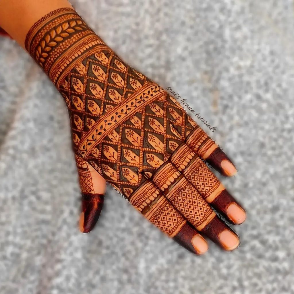 Heavy Net Jaal Mehndi Designs & Styles (10) - StylesGap.com