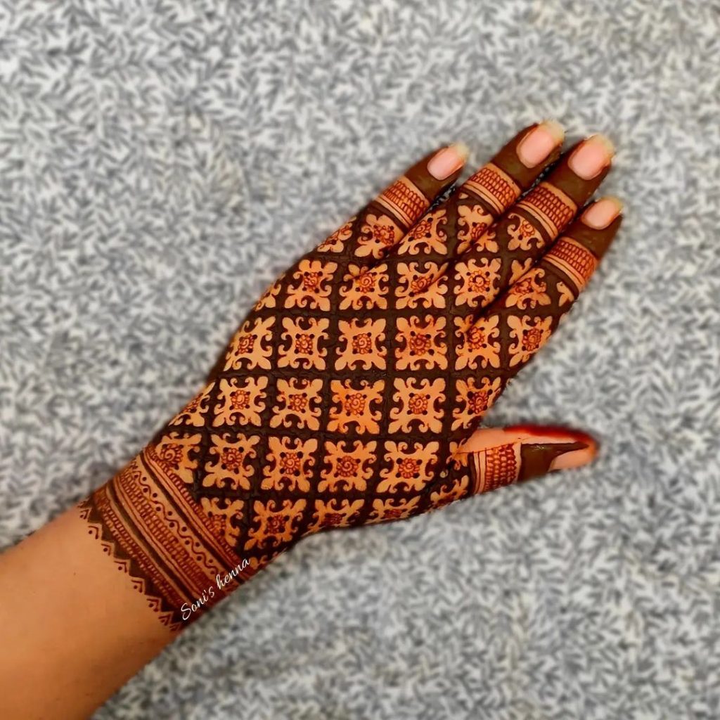 Heavy Net Jaal Mehndi Designs & Styles (9) - StylesGap.com